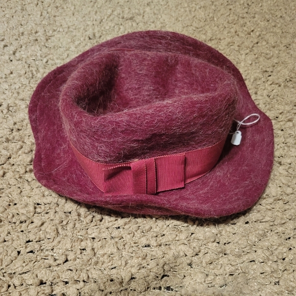 MADCAPS | Accessories | Hp4423nwot Womens Madcaps Fedora Hat Maroon ...